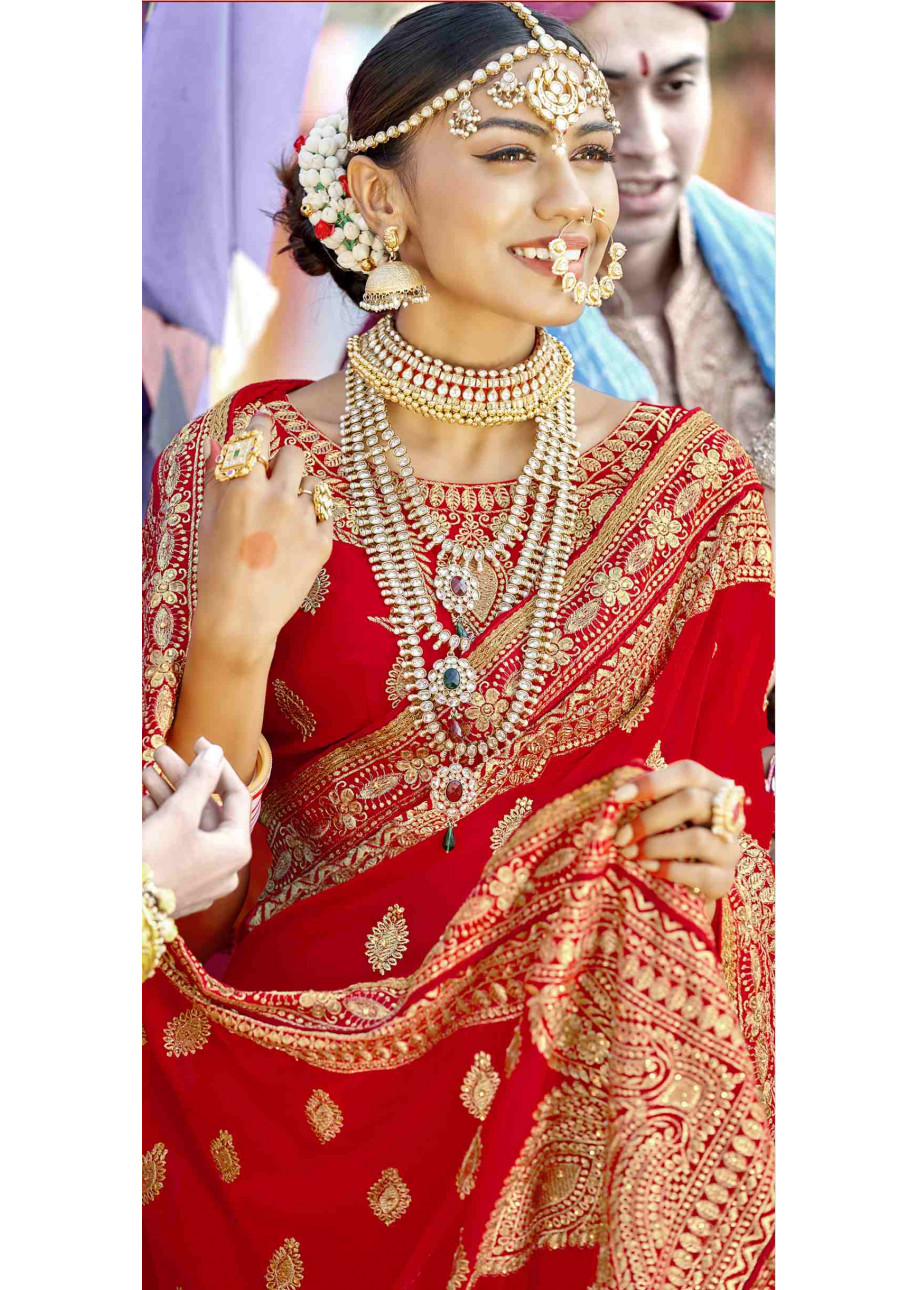 Vermelho com dourado vestido de sari indiano a partir de chiffon